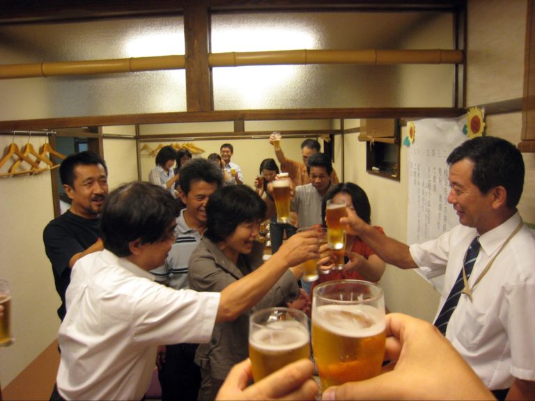 15 Japanese Nightlife Rules To Know So You Don't Offend Anyone