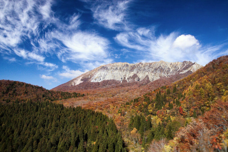 10 Mountains In Japan That Rival Mount Fuji In Beauty