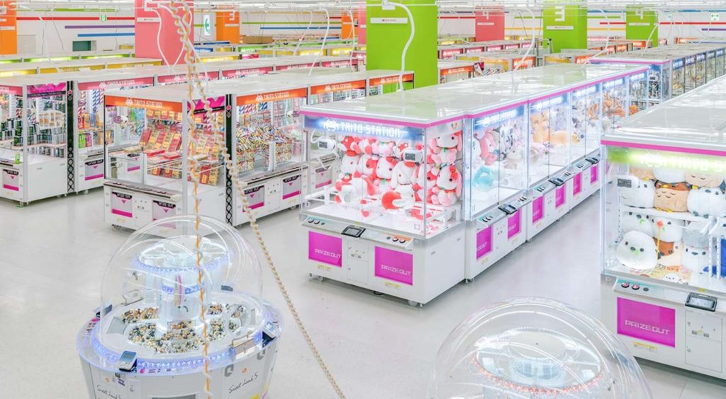KURURU Mall Has World's Most Claw Machines For You To Grab Goods
