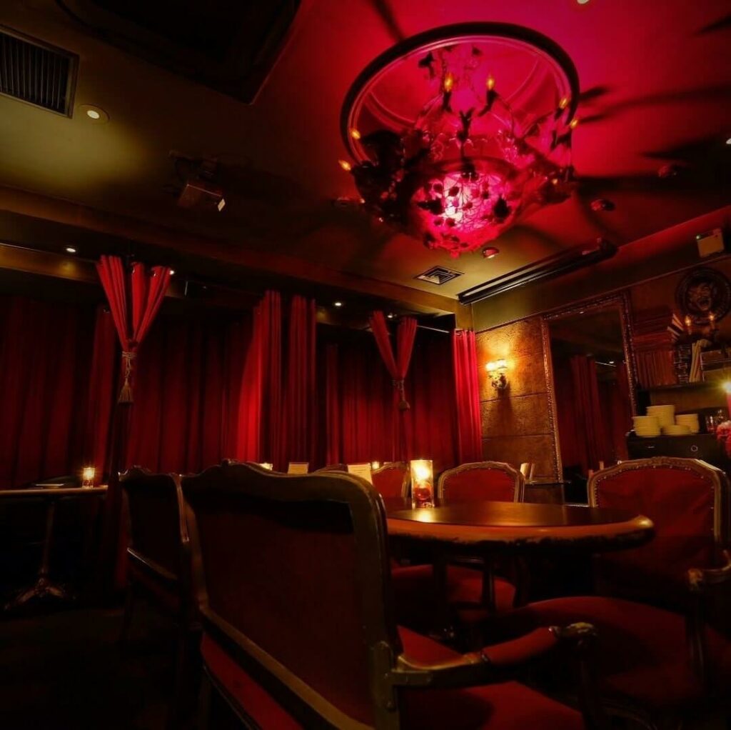 Vampire Cafe: A Gothic Restaurant That Serves "Blood" In Tokyo