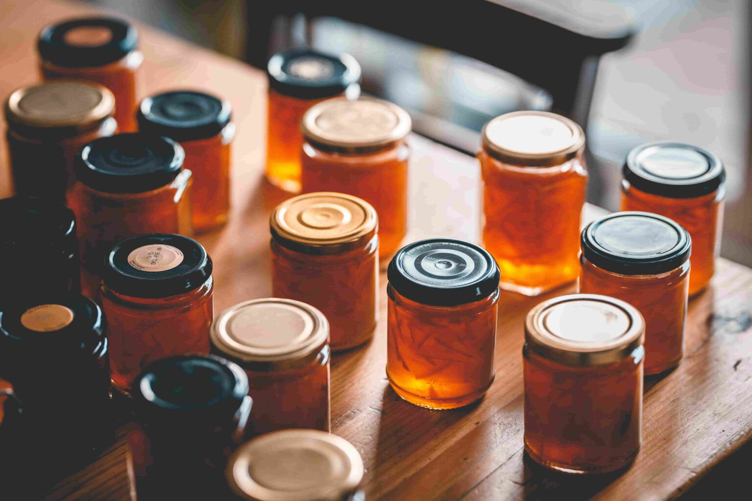 Self-closing Jam Jars May Seem Magical, But It's Really Just Science