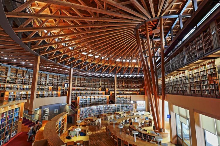 Nakajima Library: Colosseum Inspired Interior Built With Akita Cedar Trees