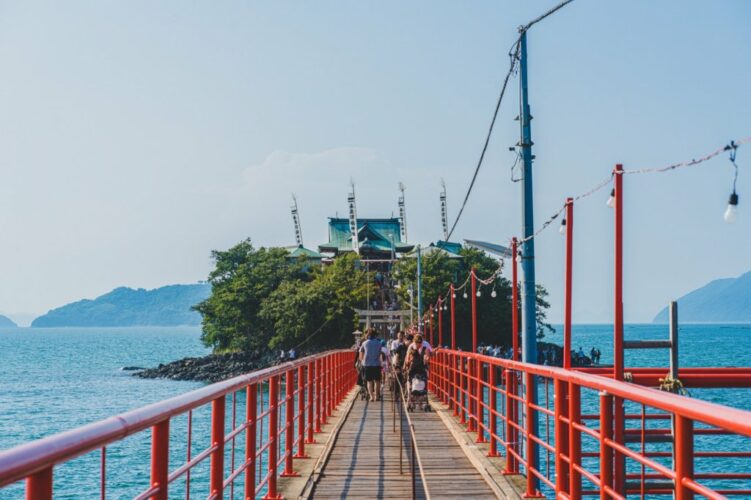 Tsushima Shrine: Mystical Spot In The Sea That’s Open 2 Days A Year